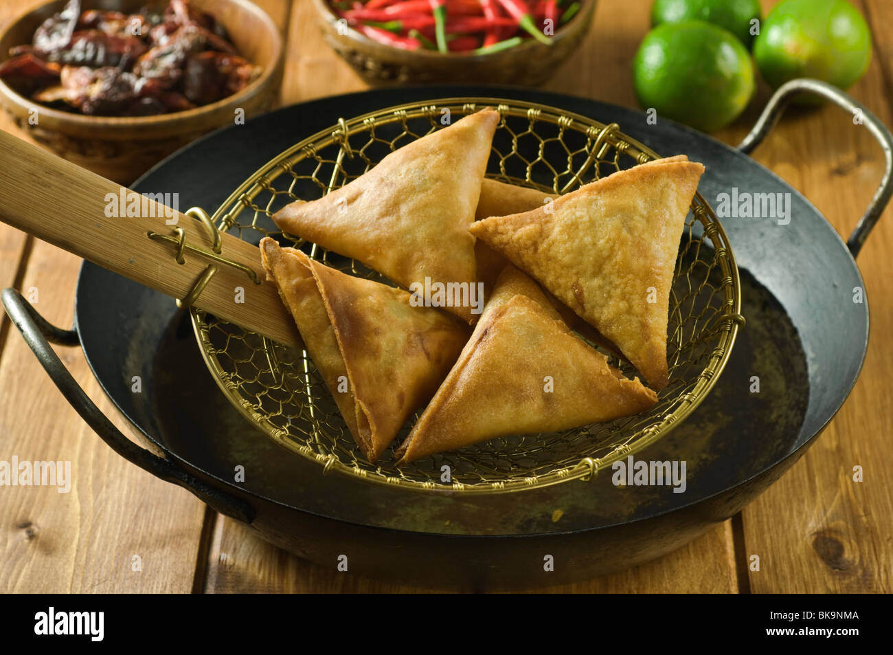 Samosas Indian food Stock Photo - Alamy