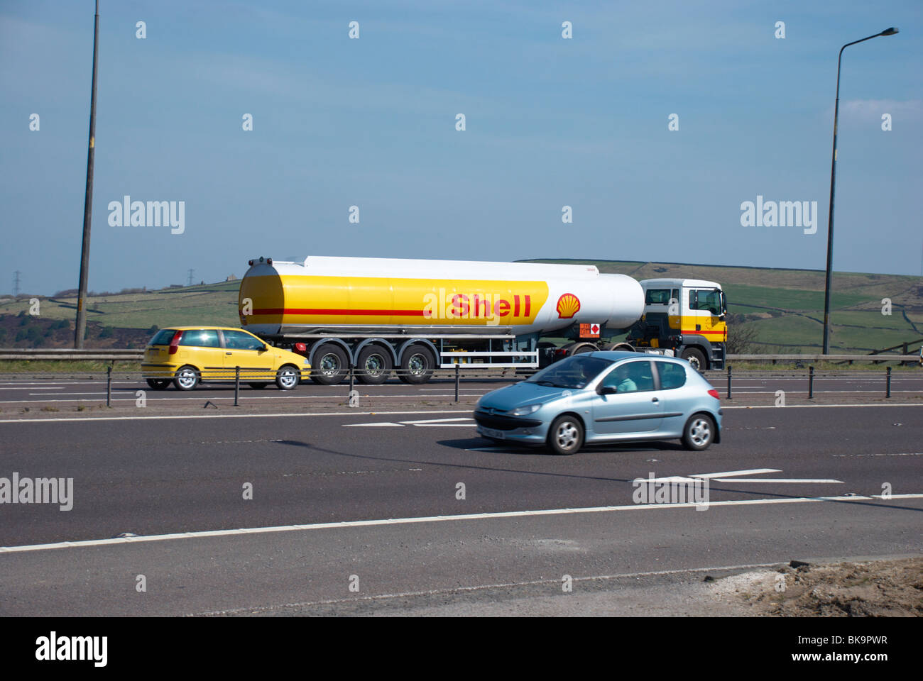 Shell petrol tanker on the M62 Stock Photo - Alamy