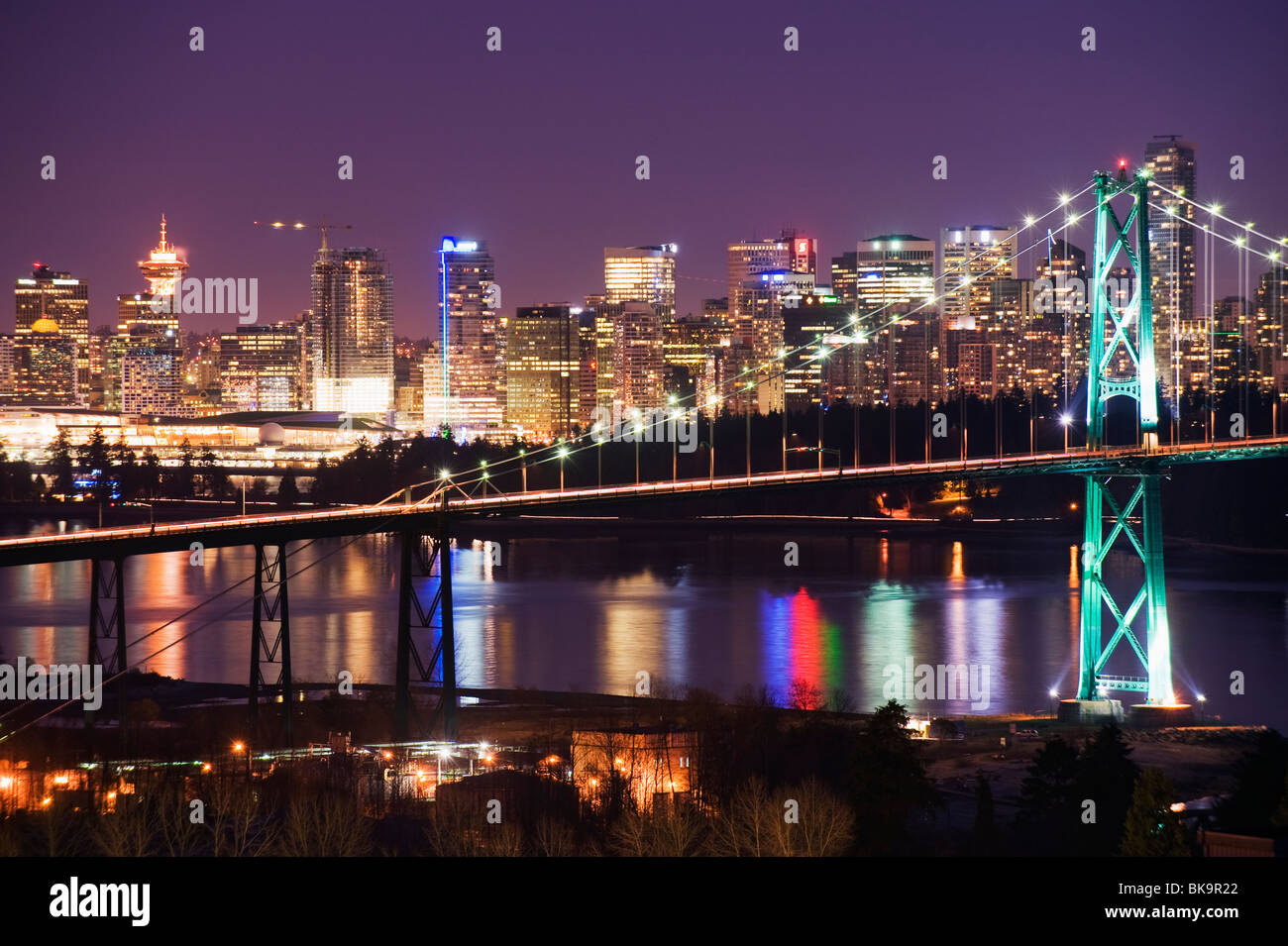 Night view burrard bridge hi-res stock photography and images - Alamy