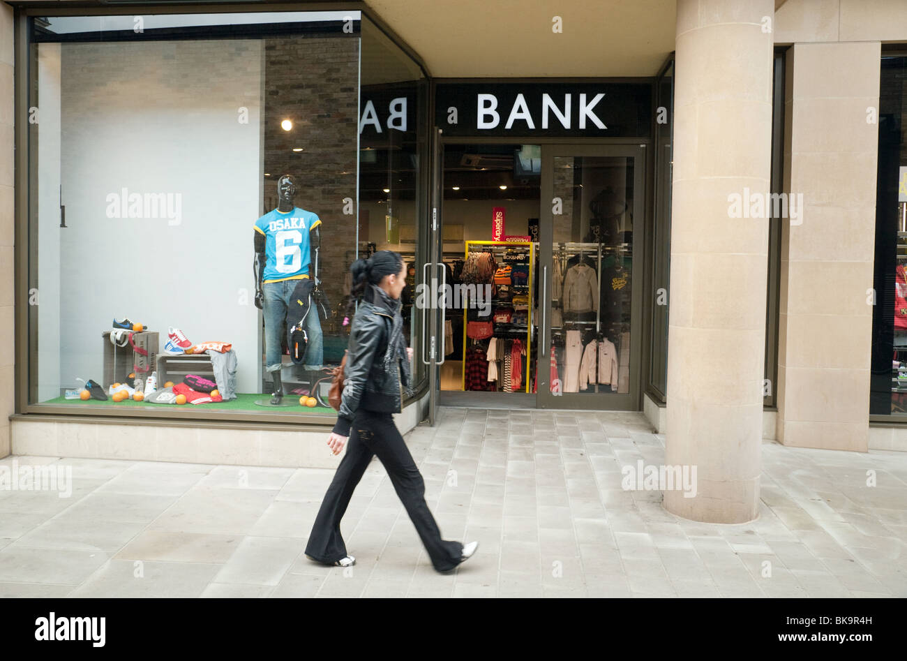 Clothes bank uk hi-res stock photography and images - Alamy