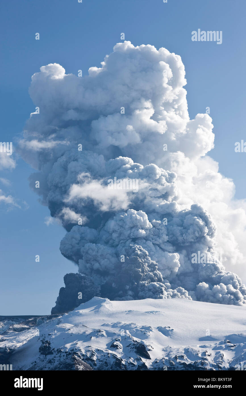Volcanic eruptions miasma hi-res stock photography and images - Alamy