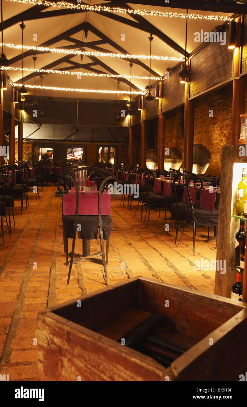 Restaurant of The Gallery Cafe, Cinnamon Gardens, Colombo, Sri Lanka ...