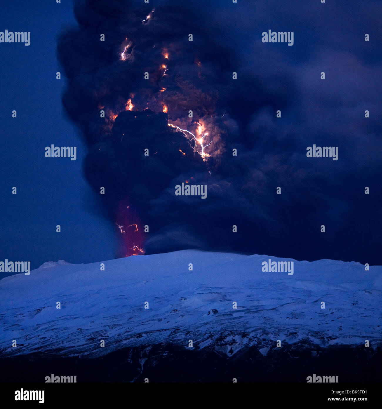 Volcanic eruption in Eyjafjallajokull, Iceland Stock Photo - Alamy