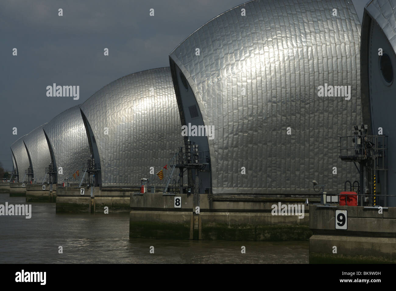 Thames barrier hi-res stock photography and images - Alamy