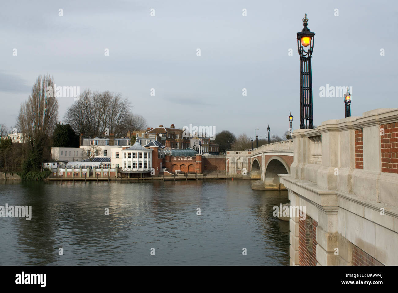 Hampton Court Bridge High Resolution Stock Photography and Images - Alamy