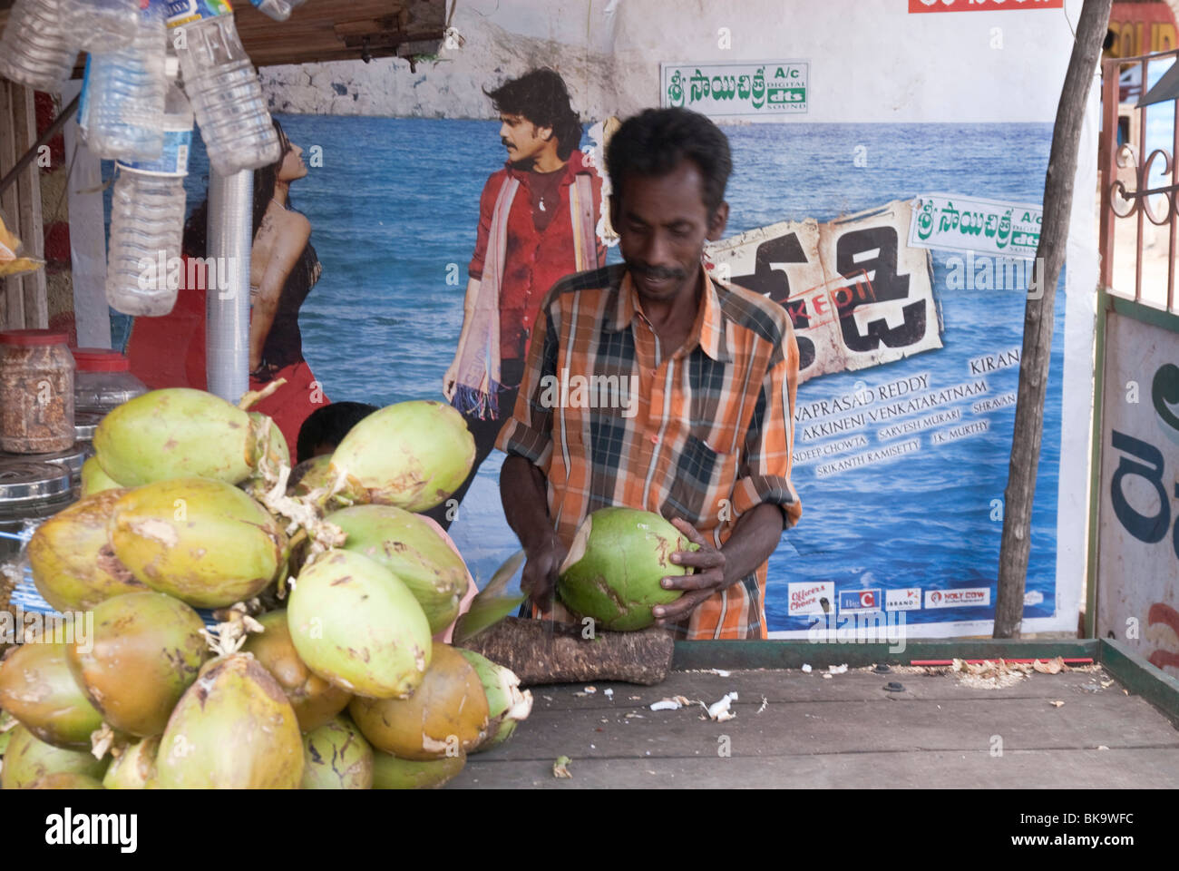 India Coconut vendor Stock Photo - Alamy