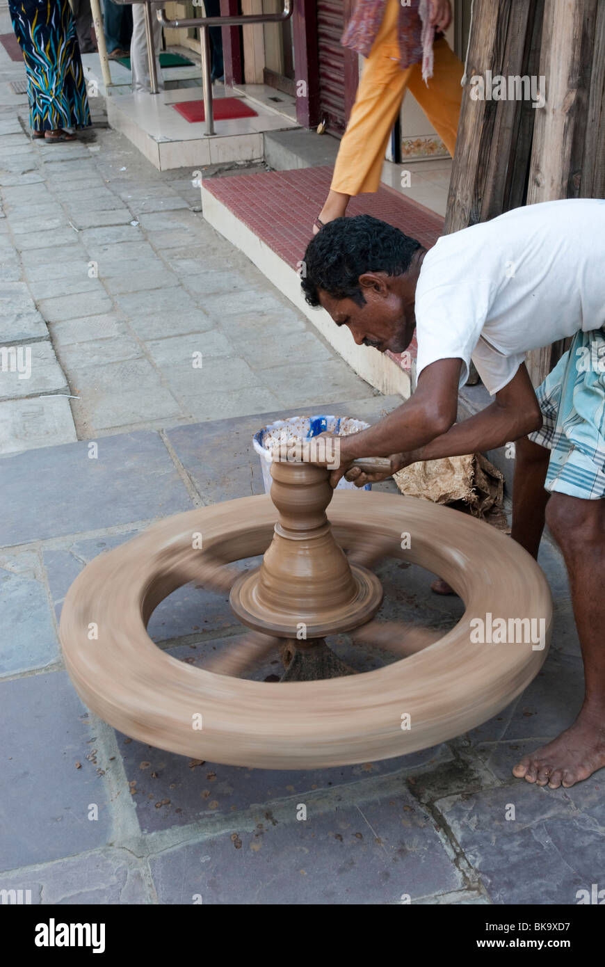 India, pondicherry, Potter works on a potter's wheel Stock Photo - Alamy