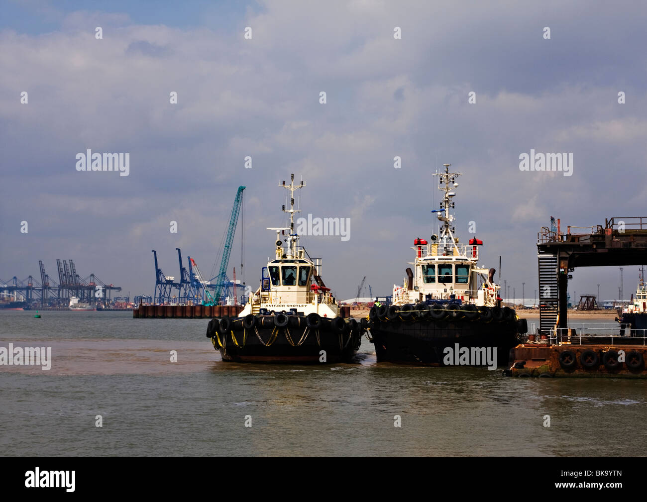 Quay side boats hi-res stock photography and images - Alamy