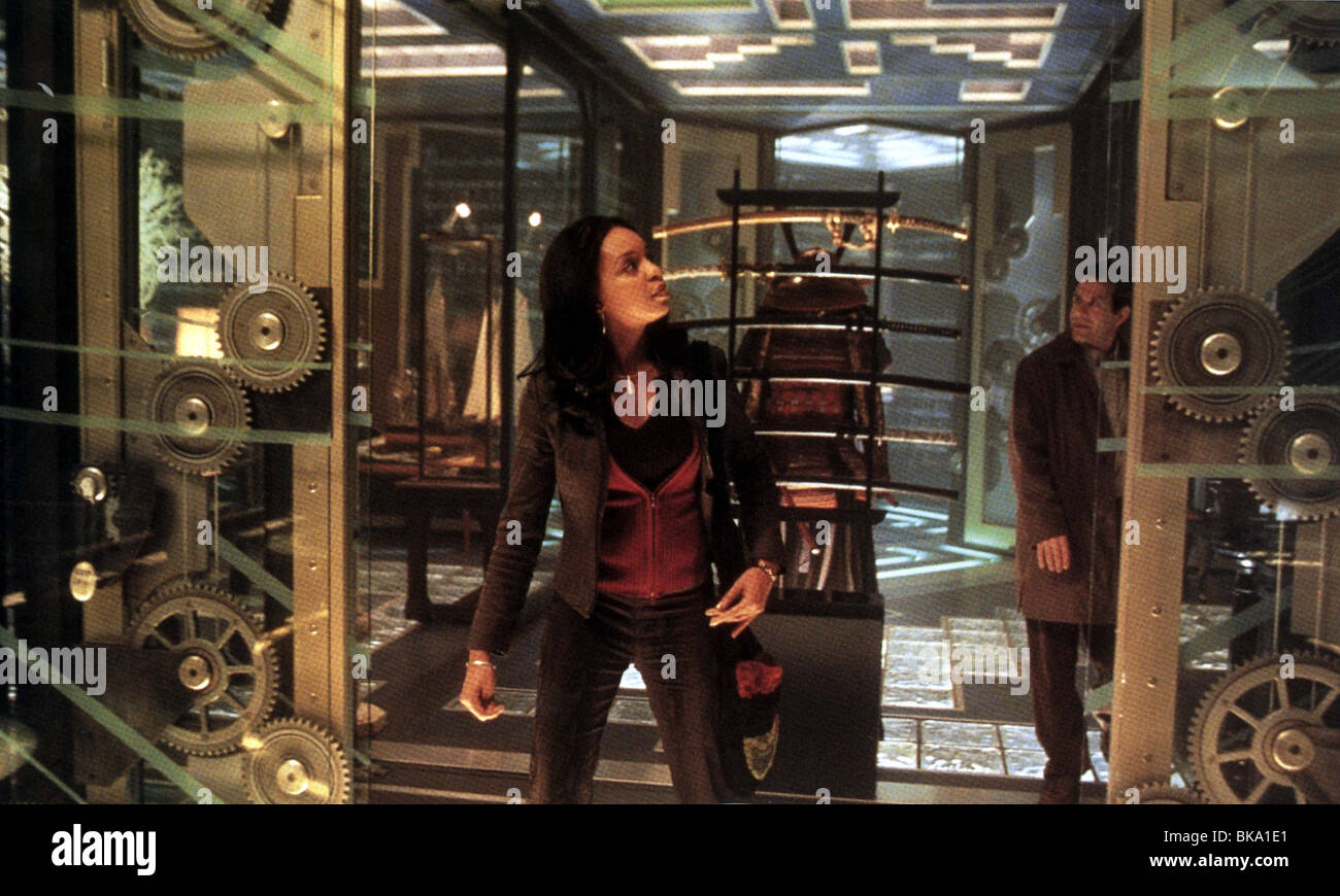 Thirteen ghosts tony shalhoub 2001 hi-res stock photography and images ...