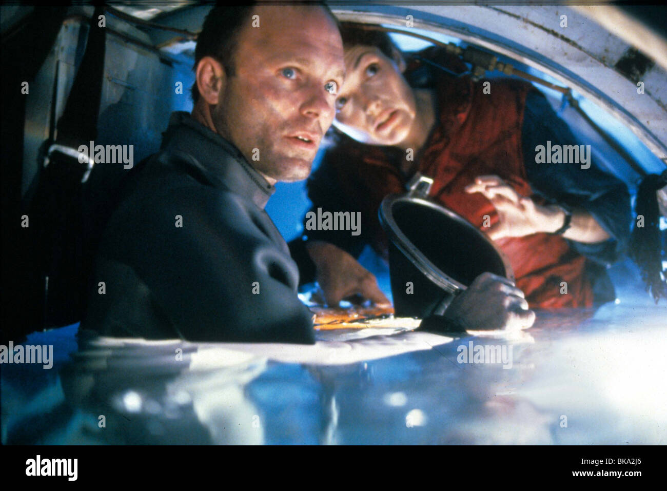 THE ABYSS ED HARRIS,MARY ELIZABETH MASTRANTONIO ABY 069 Stock Photo - Alamy