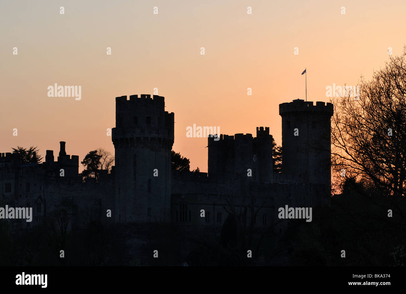 Outline of castle at sunset hi-res stock photography and images - Alamy