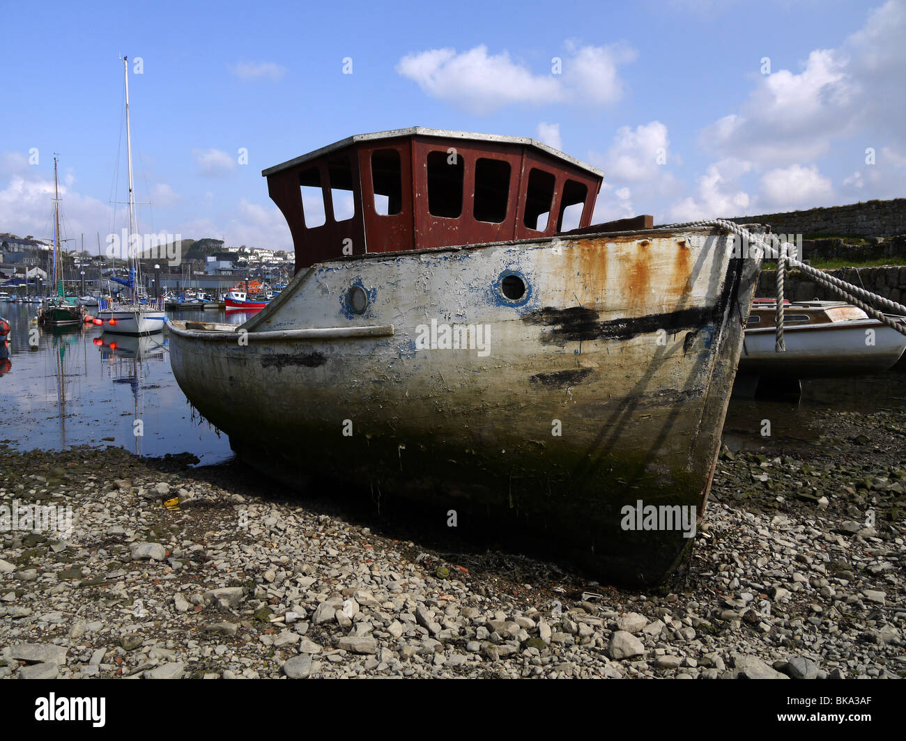 Fishing dock newlyn hi-res stock photography and images - Alamy
