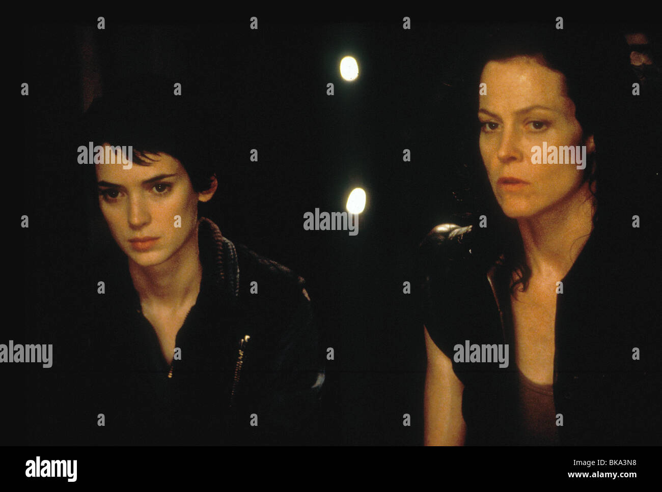 ALIEN: RESURRECTION (1997) WINONA RYDER, SIGOURNEY WEAVER ALRN 039 ...