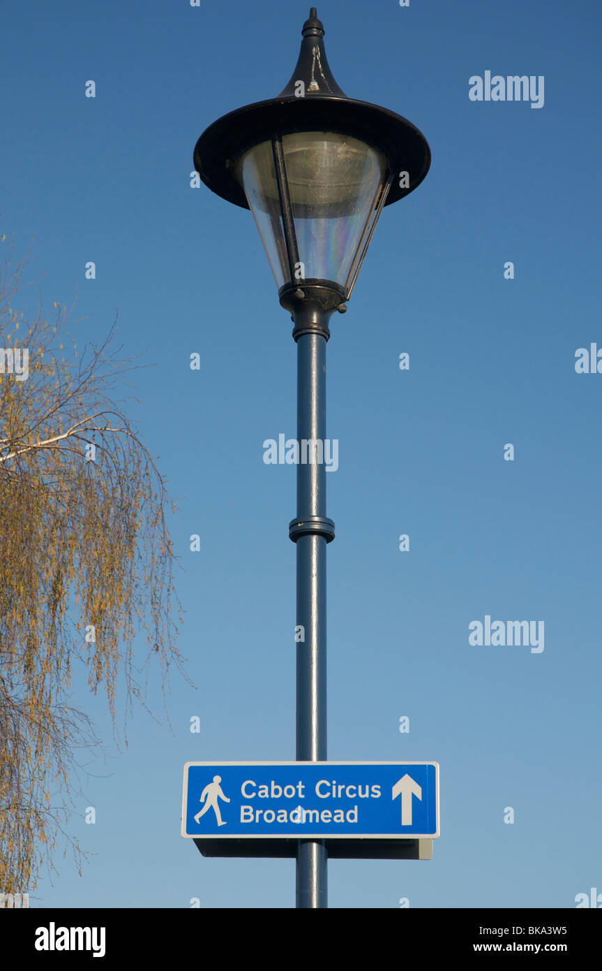 Lamp post and sign hi-res stock photography and images - Alamy