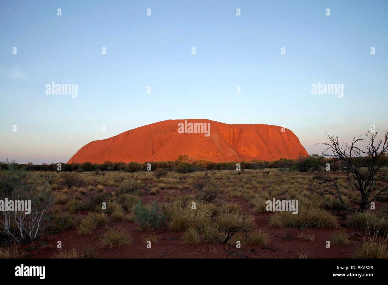 Glowing uluru sunset icon hi-res stock photography and images - Alamy