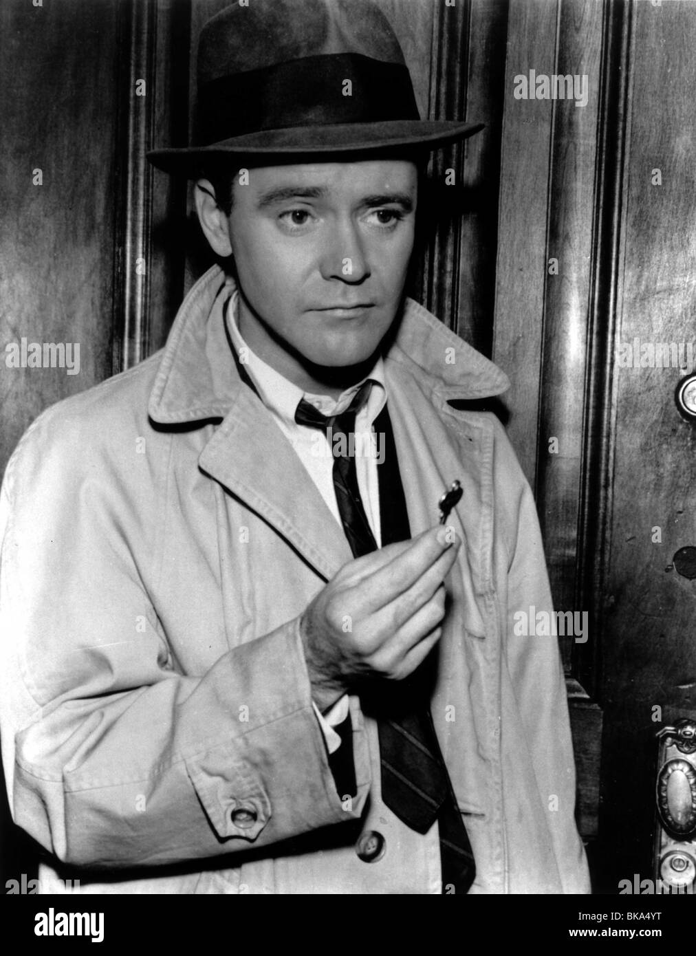 THE APARTMENT (1960) JACK LEMMON APR 001P Stock Photo - Alamy