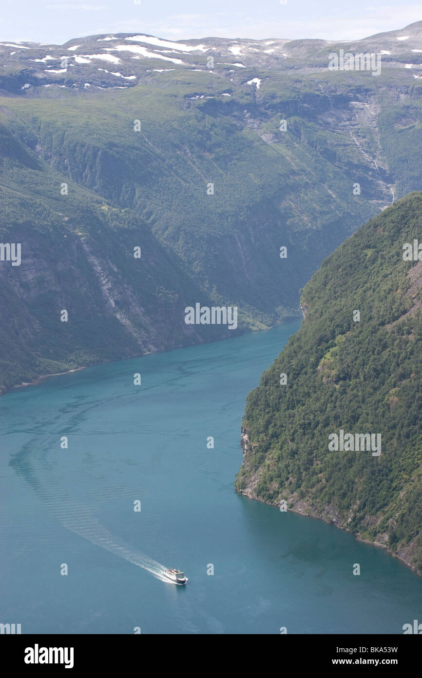 The small" cruise-ship on the water provides a clue about the ...