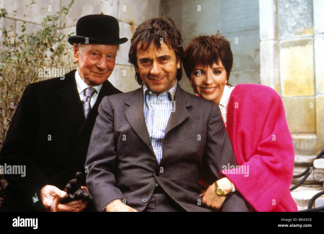 ARTHUR 2 : ON THE ROCKS (1988) JOHN GIELGUD, DUDLEY MOORE, LIZA ...