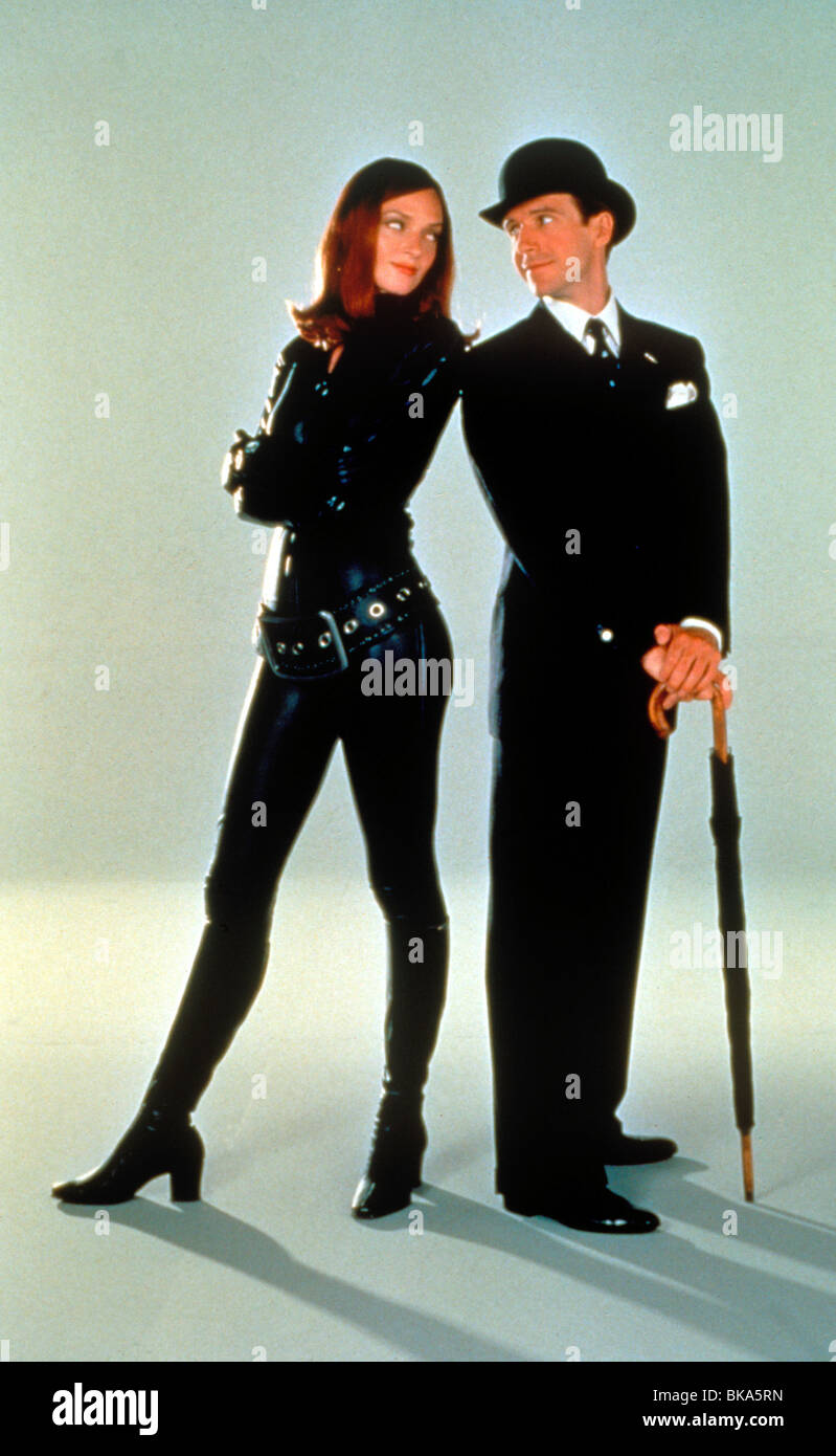 THE AVENGERS (1998) UMA THURMAN, RALPH FIENNES AVEN 021 Stock Photo - Alamy