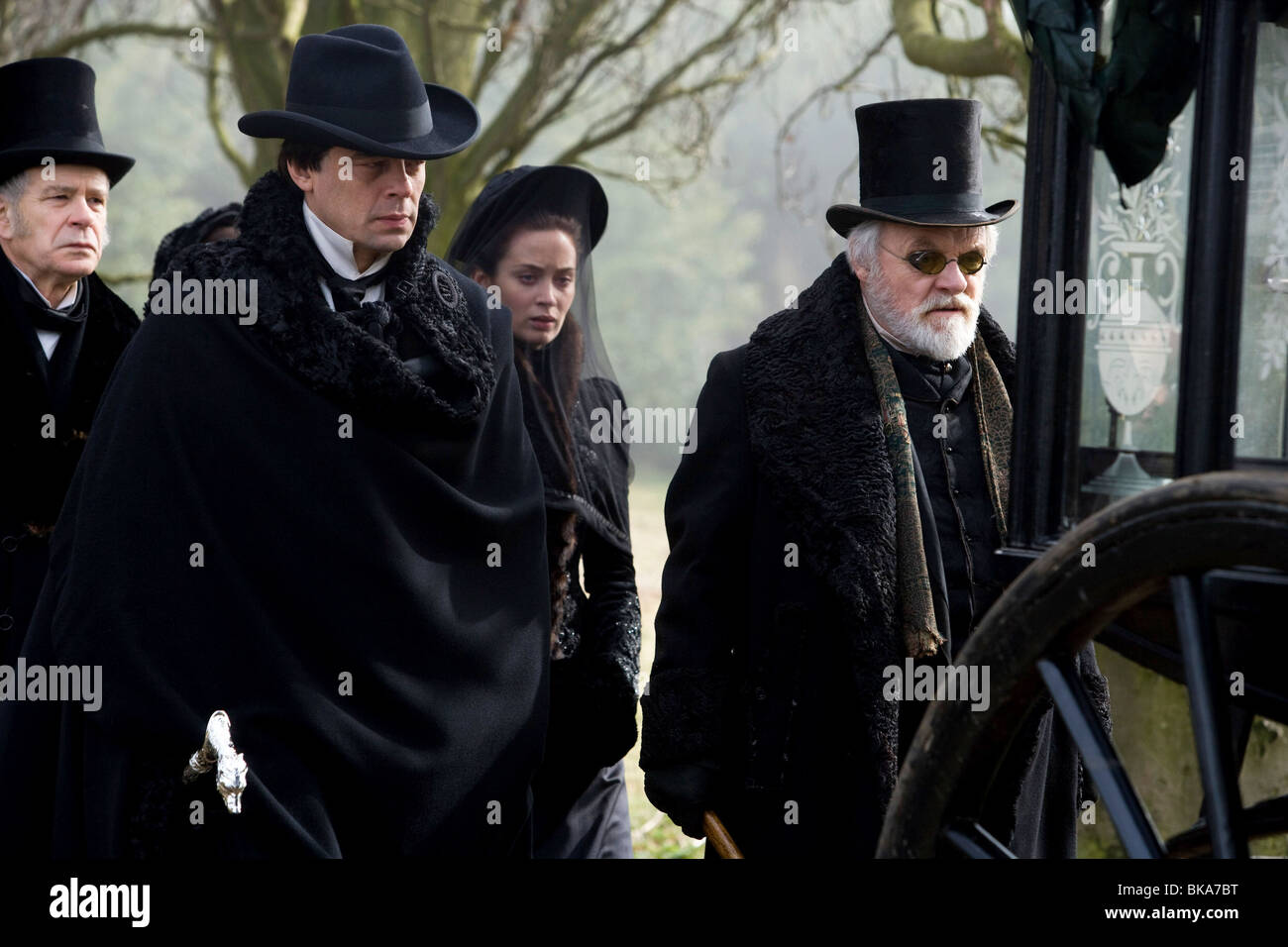 Joe johnston emma blunt hi-res stock photography and images - Alamy