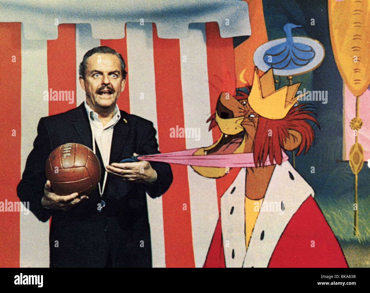 BEDKNOBS AND BROOMSTICKS (1971) DAVID TOMLINSON BKBS 002FOH Stock Photo - Alamy