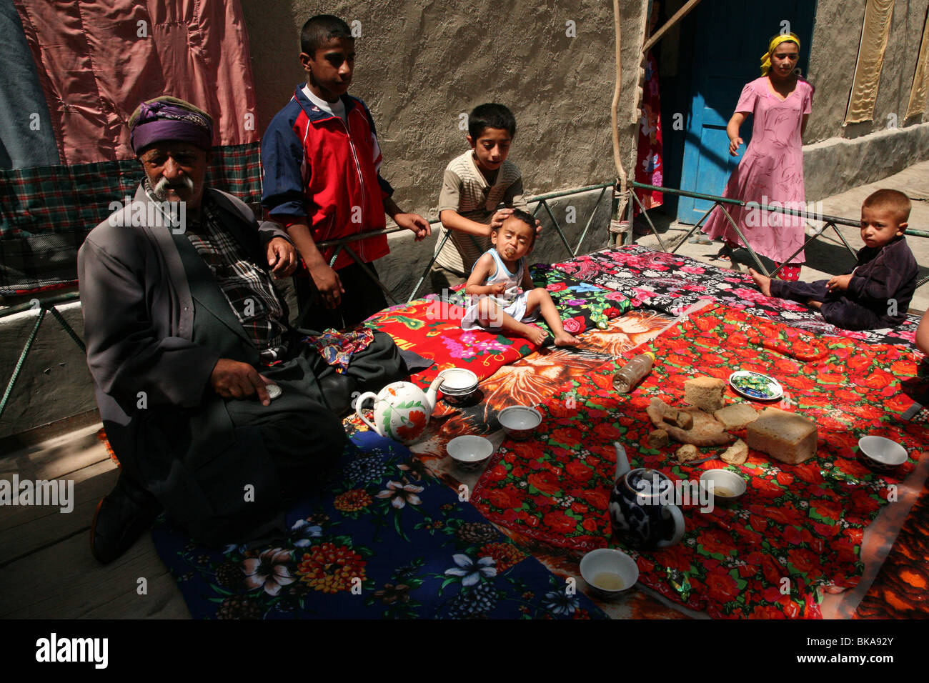 Dastarkhan hi-res stock photography and images - Alamy