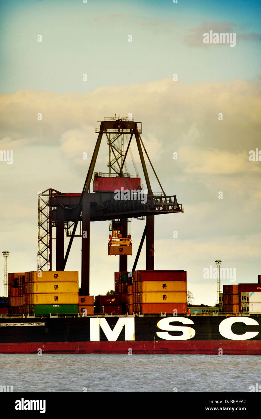 Crane container port sea hi-res stock photography and images - Alamy
