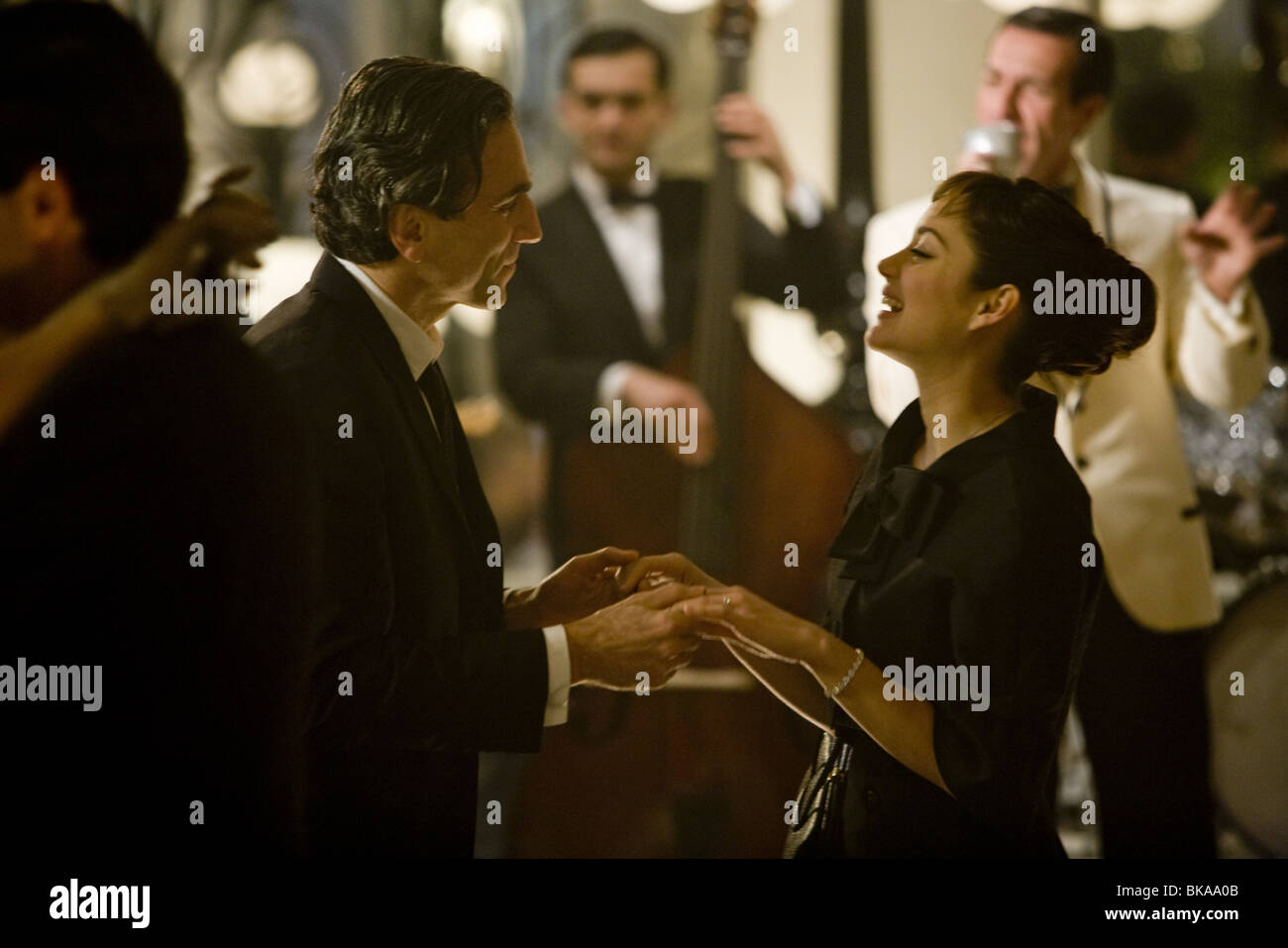 Nine Year : 2009 USA Director : Rob Marshall Daniel Day-Lewis, Marion ...