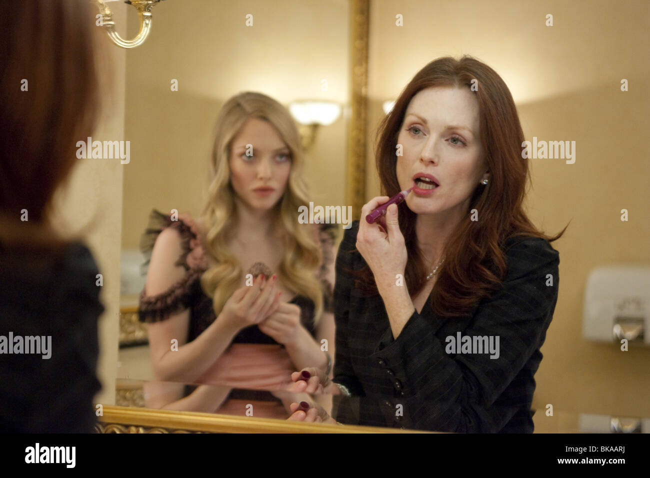 Amanda seyfried julianne moore chloe hi-res stock photography and images - Alamy