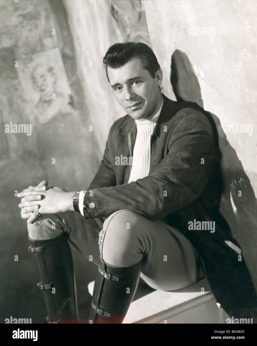 DIRK BOGARDE PORTRAIT Stock Photo - Alamy