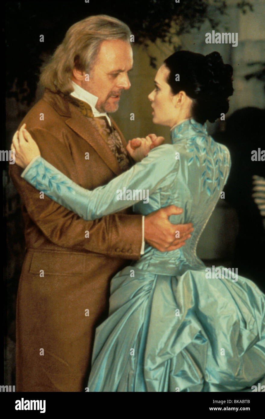 Winona ryder dracula hi-res stock photography and images - Alamy