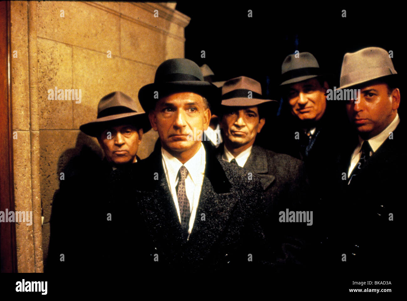 BUGSY -1991 BEN KINGSLEY Stock Photo - Alamy