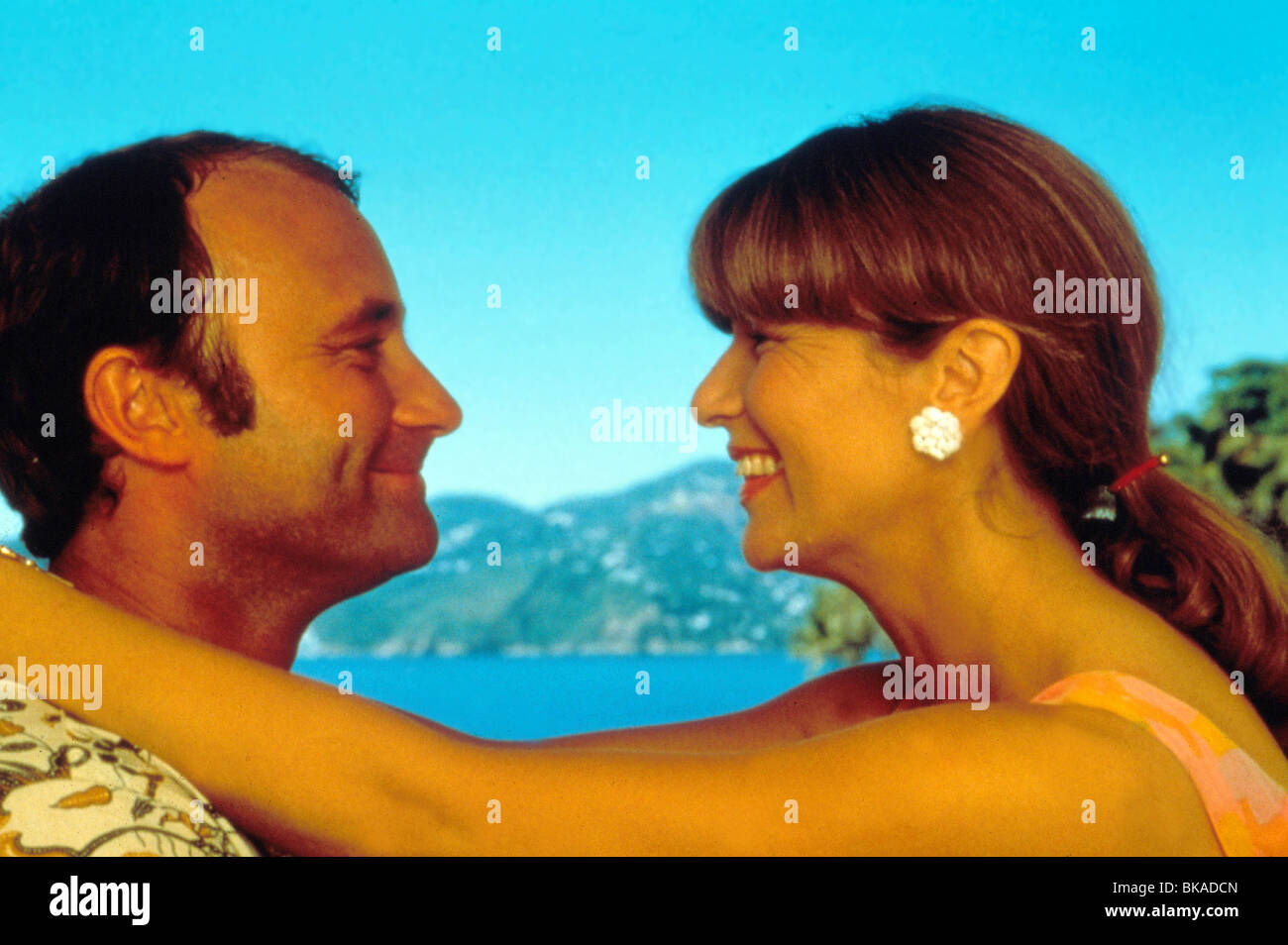 BUSTER (1988) PHIL COLLINS, JULIE WALTERS BUSR 035 Stock Photo - Alamy