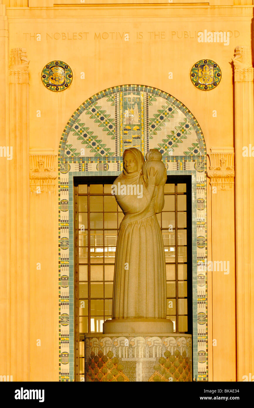 San diego county administration building hi-res stock photography and ...