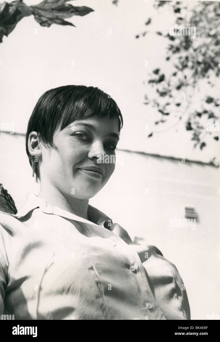Leslie caron hi-res stock photography and images - Alamy