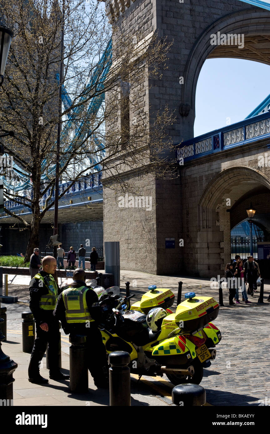 London ambulance service hi-res stock photography and images - Alamy