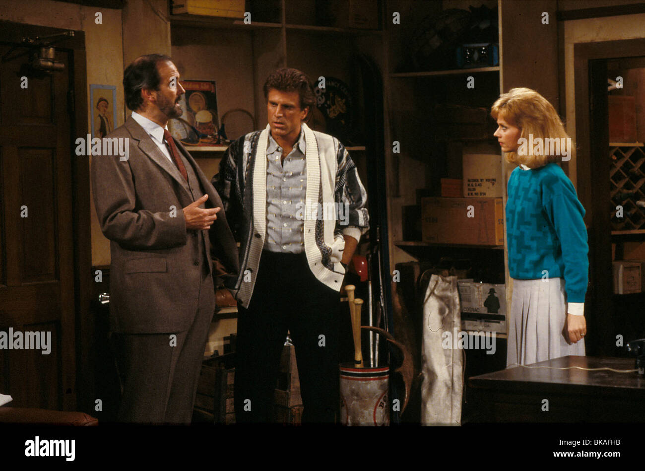 Cheers tv john cleese hi-res stock photography and images - Alamy