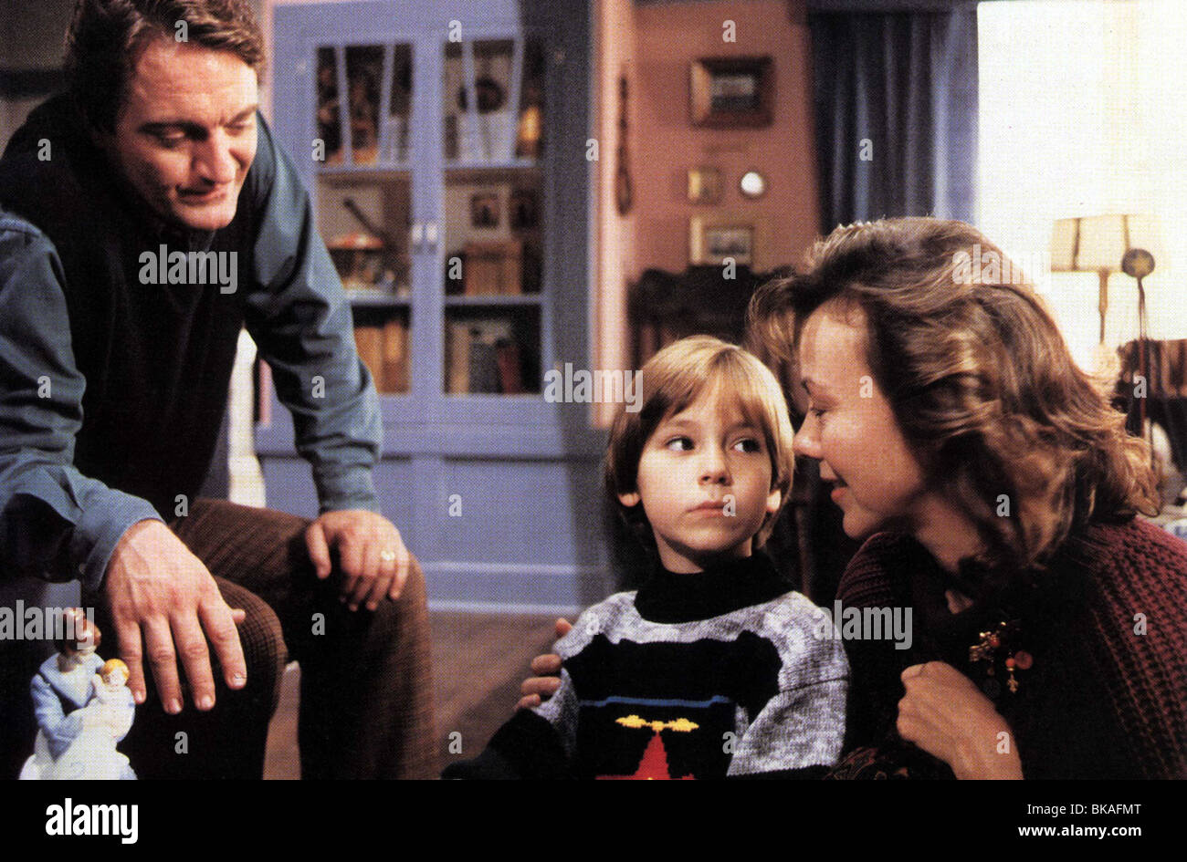 Alex vincent jenny agutter childs hi-res stock photography and images ...