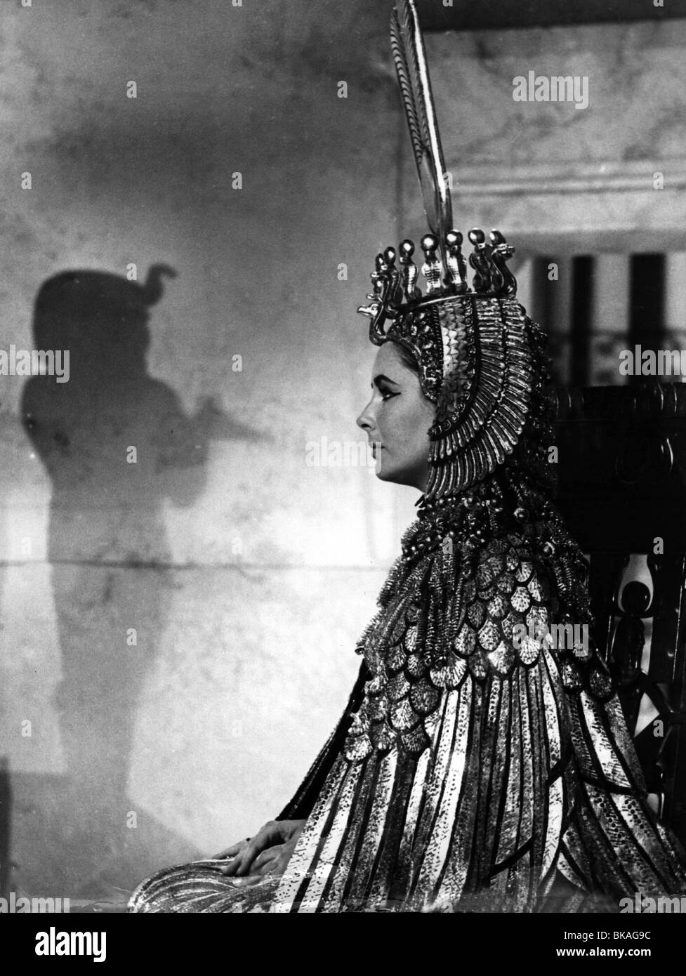 CLEOPATRA (1963) ELIZABETH TAYLOR CLEP 007P Stock Photo - Alamy
