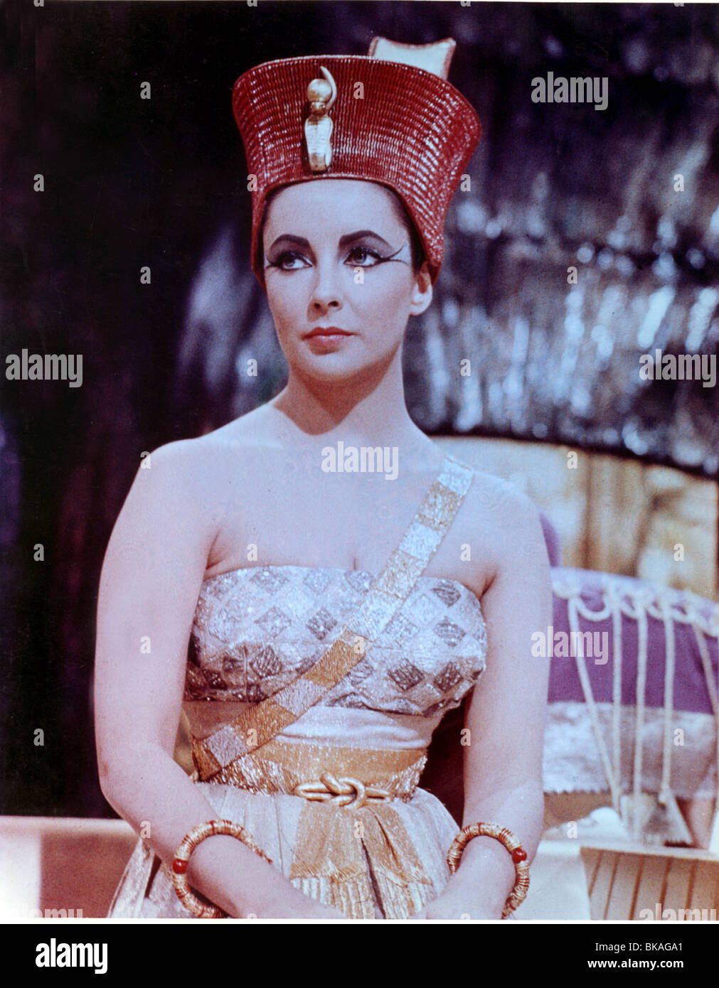 Cleopatra film elizabeth taylor hi-res stock photography and images - Alamy