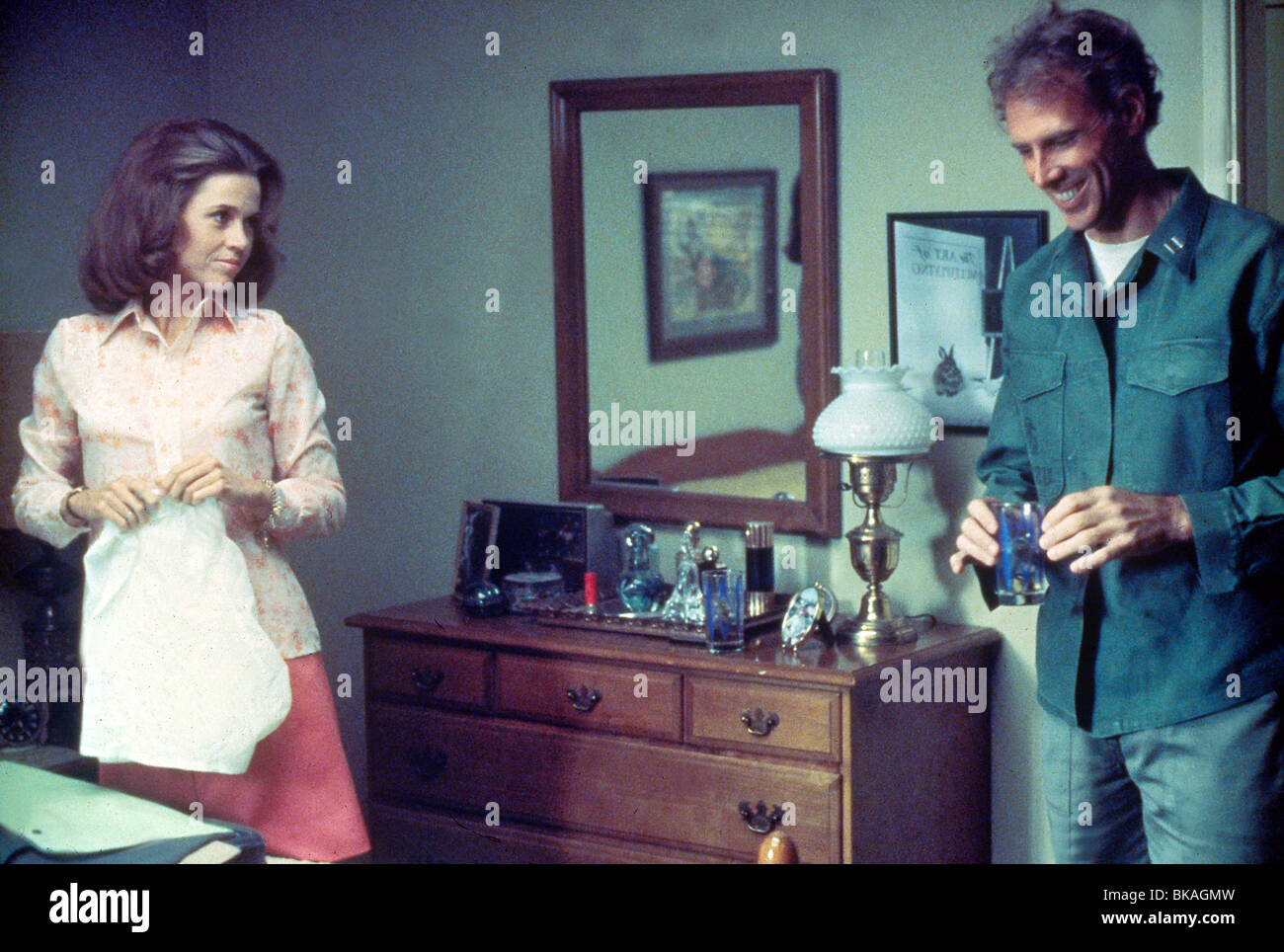 COMING HOME (1978) JANE FONDA, BRUCE DERN CMHM 014 Stock Photo - Alamy