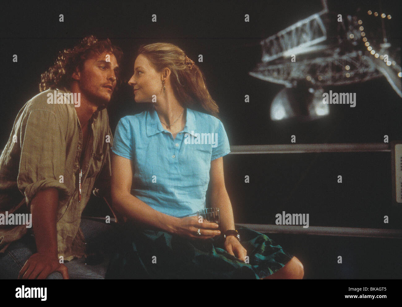 CONTACT (1997) MATTHEW McCONAUGHEY, JODIE FOSTER COTA 067 Stock Photo ...