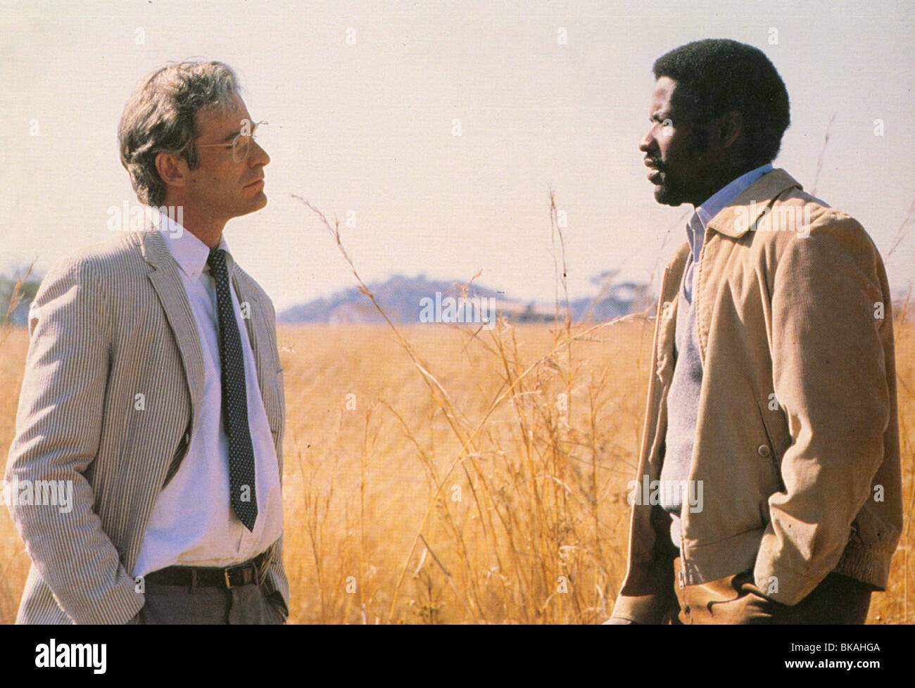 CRY FREEDOM (1987) KEVIN KLINE, DENZEL WASHINGTON CRF 001FOH Stock ...