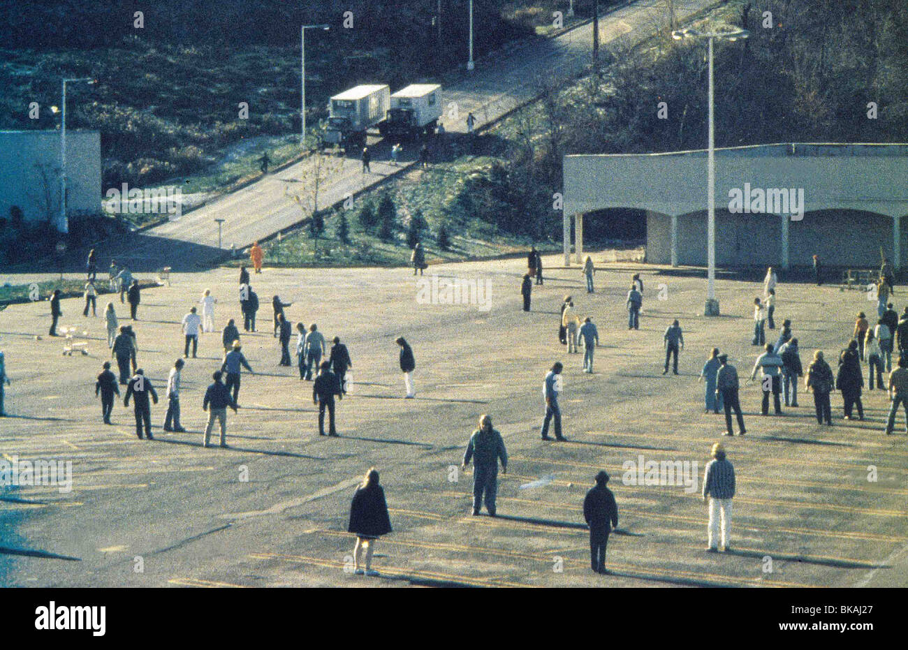 DAWN OF THE DEAD (1978) ZOMBIE (ALT) DODE 005 Stock Photo - Alamy