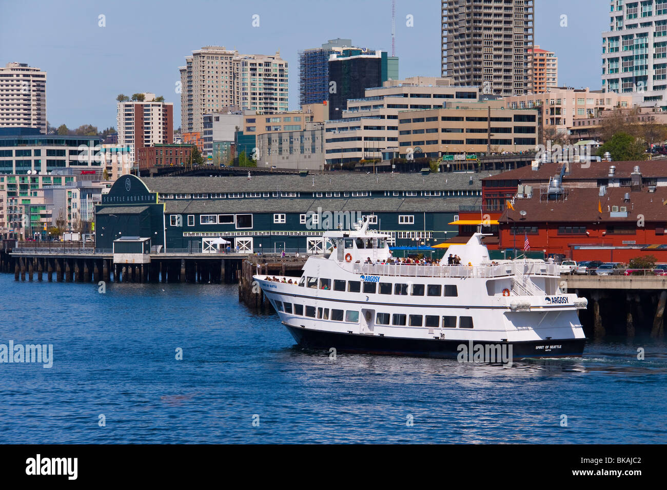 Tour boat on waterfront, Seattle, Washington Stock Photo - Alamy