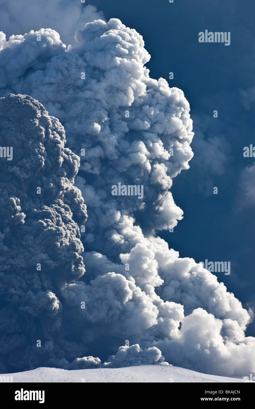 Volcanic eruptions miasma hi-res stock photography and images - Alamy