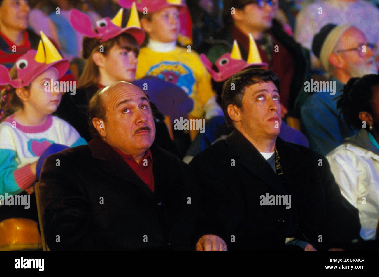 DEATH TO SMOOCHY (2002) DANNY DeVITO, JON STEWART DTSM 006 Stock Photo ...