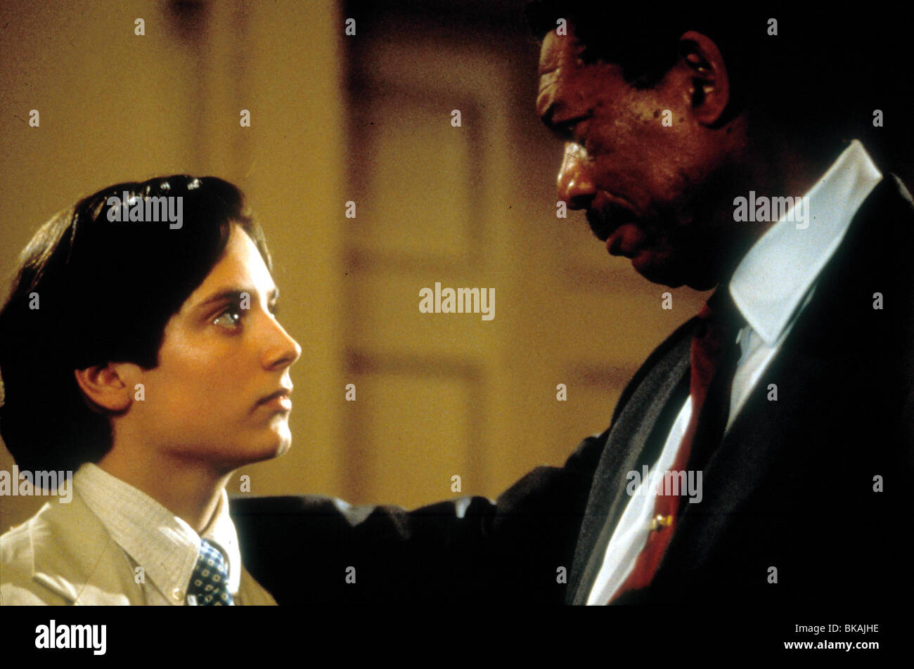 DEEP IMPACT (1998) ELIJAH WOOD, MORGAN FREEMAN DPIM 044 Stock Photo - Alamy