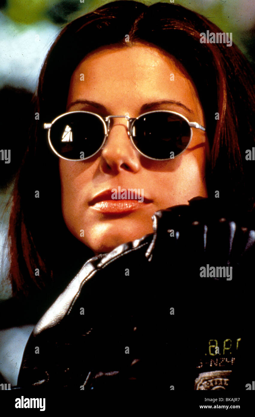 DEMOLITION MAN (1993) SANDRA BULLOCK DMM 046 Stock Photo - Alamy