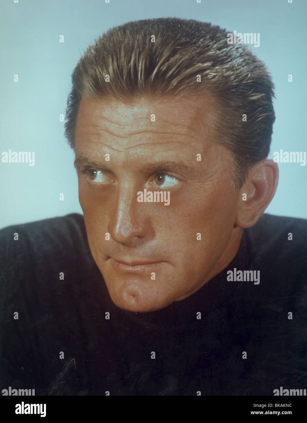 KIRK DOUGLAS PORTRAIT Stock Photo - Alamy